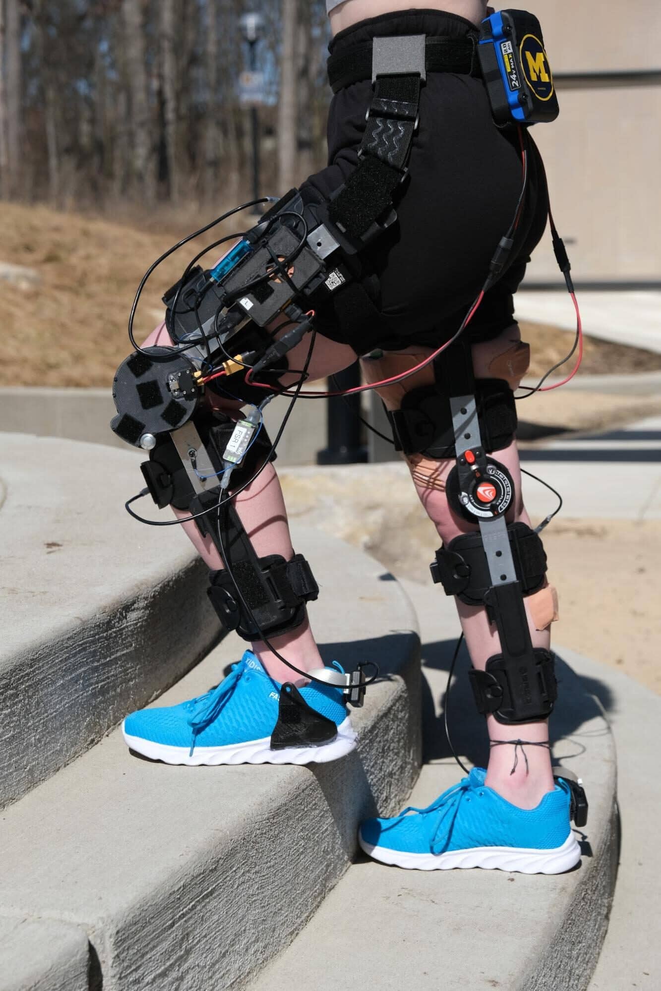 Versatile Knee Exoskeleton for Safer Lifting at Work - Physical Therapy ...